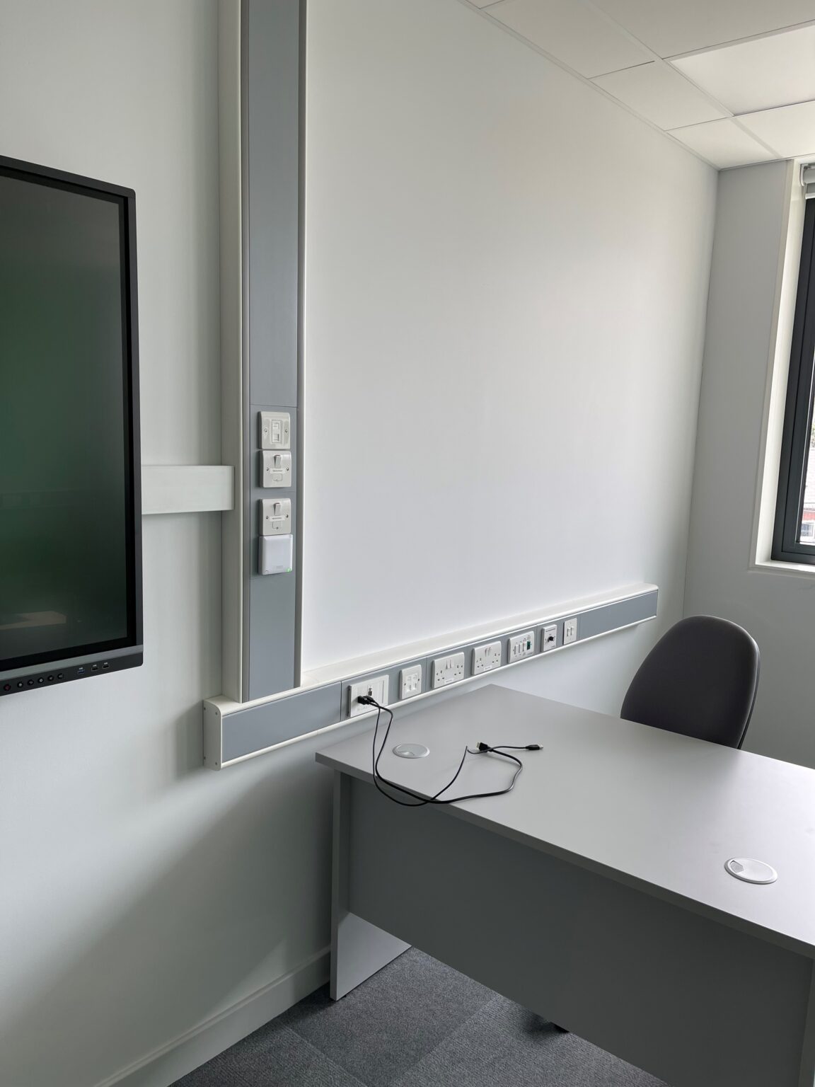 Laboratory Trunking System CL3+ - Cableflow