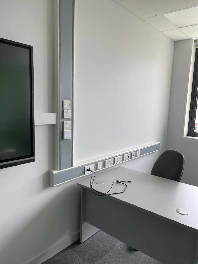 Laboratory Trunking System CL3+ - Cableflow Laboratory Trunking System CL3+ - Cableflow