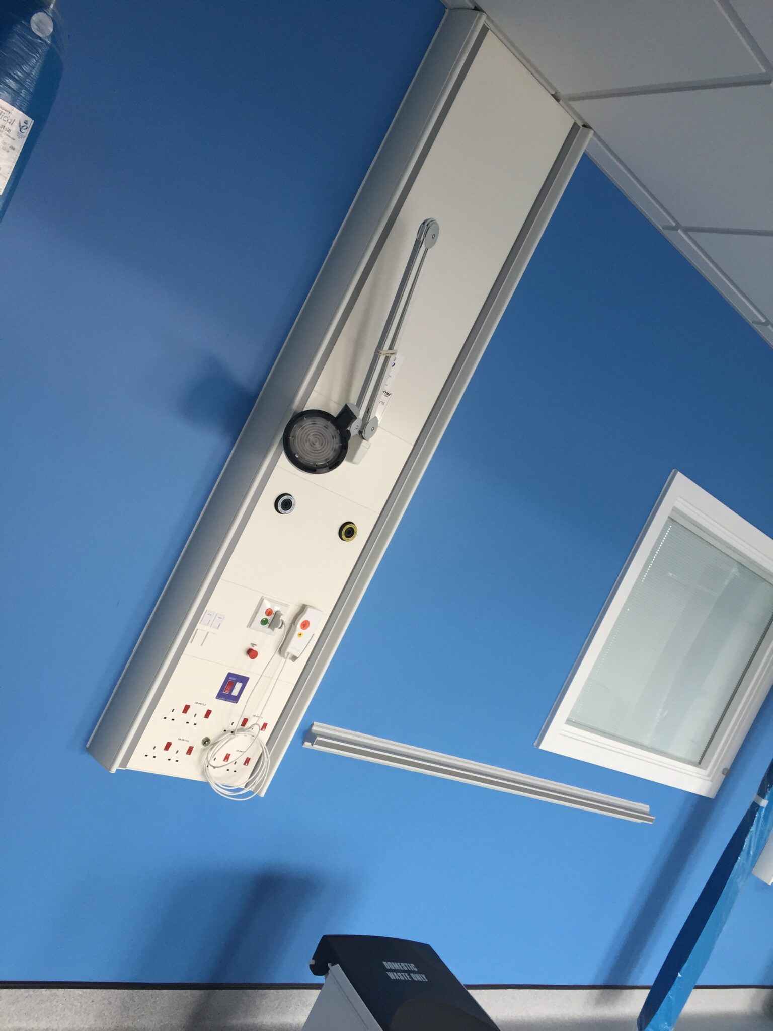 Medicol - Vertical Flatwall Medical Trunking - Cableflow